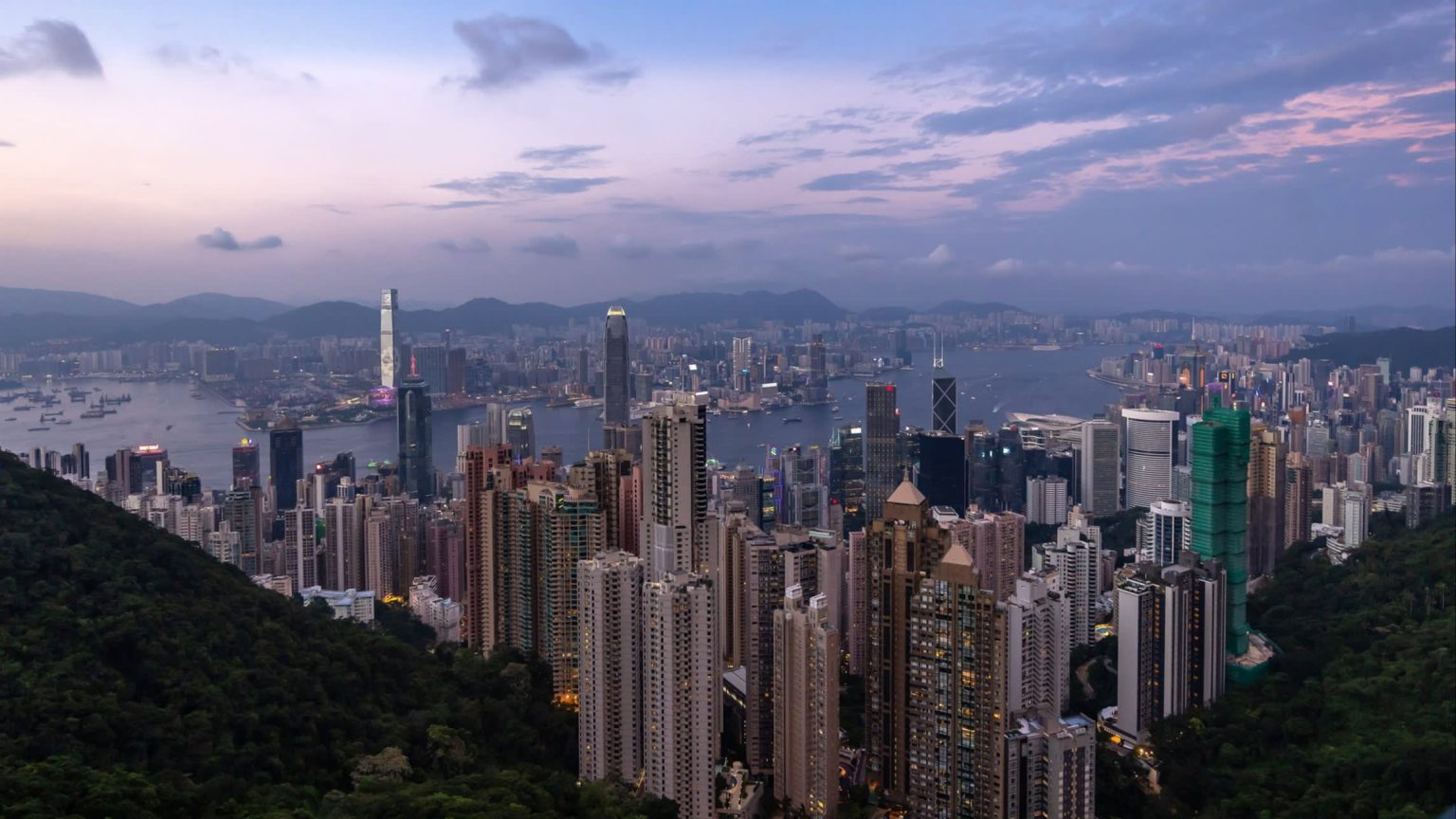 Chinese investors rush to open Hong Kong accounts amid Beijing ...